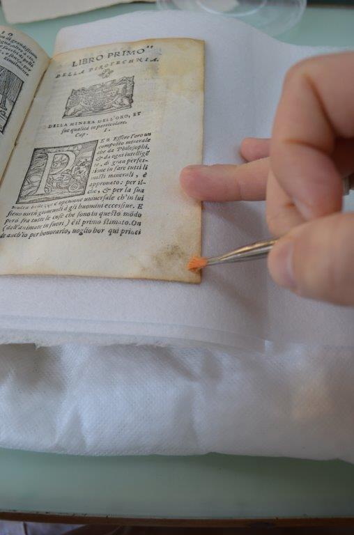 Restoration intervention on the volume "Pirotechnia - Vannuccio ...